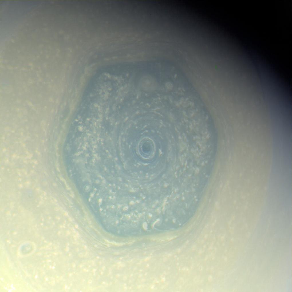 Saturn's Mysterious Hexagon Has Changed From Blue to Gold - And No One ... Saturn's Mysterious Hexagon Has Changed From Blue to Gold - And No One ...