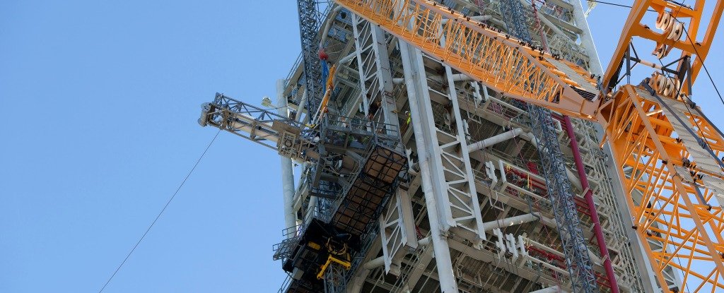 NASA's Very Expensive Rocket Launch Tower Is Leaning at a Precarious ...