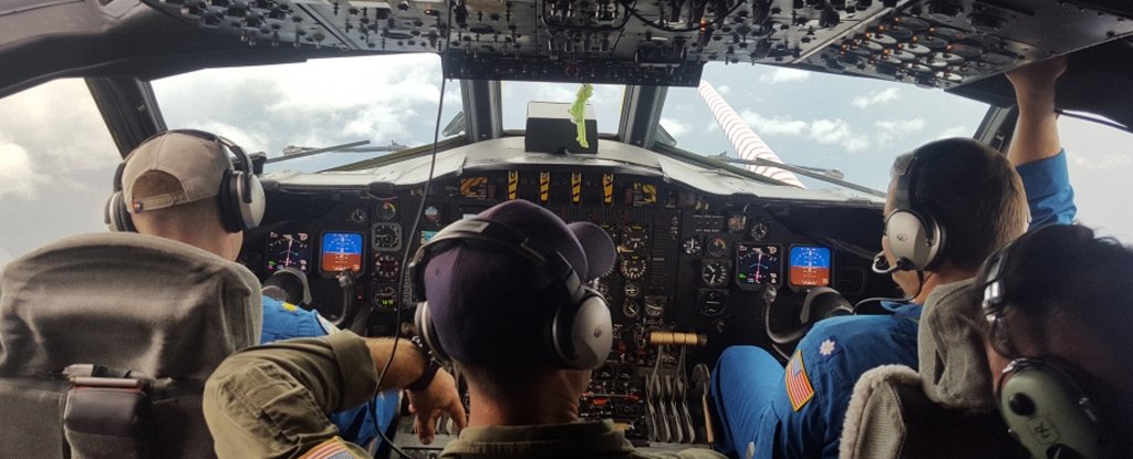 Here's What It's Like to Fly Into Hurricanes to Get Forecast Data For ...