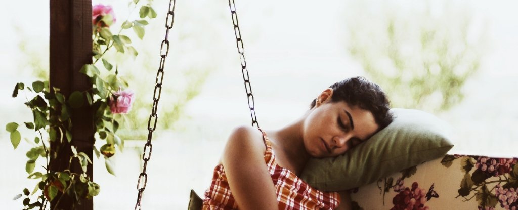 Intriguing Small Study Suggests Smelling Rose While Sleeping Could Help ...