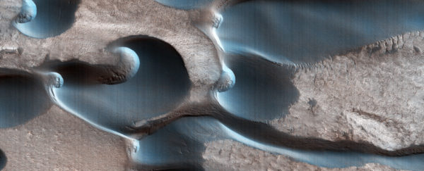HiRISE Captures Barchan Dunes Carving Beautiful Shapes on The Surface ...