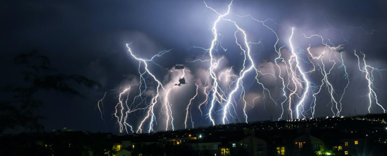 We May Finally Know How Lightning Gets Its Zigzag Shape : ScienceAlert