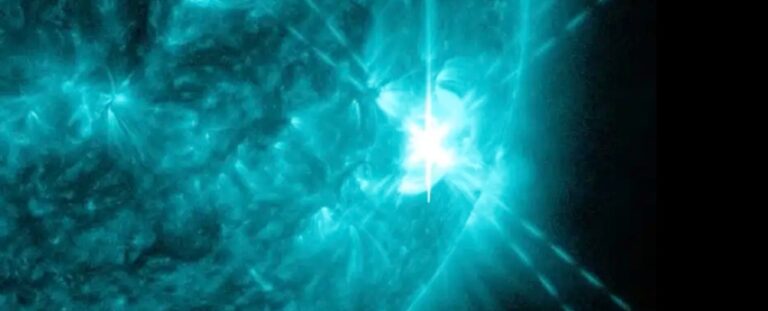 Extreme 'X-Class' Solar Flare Hits Earth, Causing Radio Blackout ...