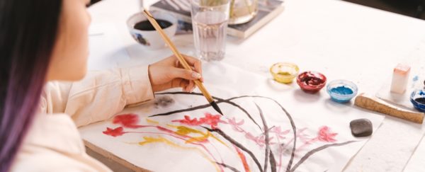 Brain Scans Reveal Left Handedness Could Make People More Creative ...