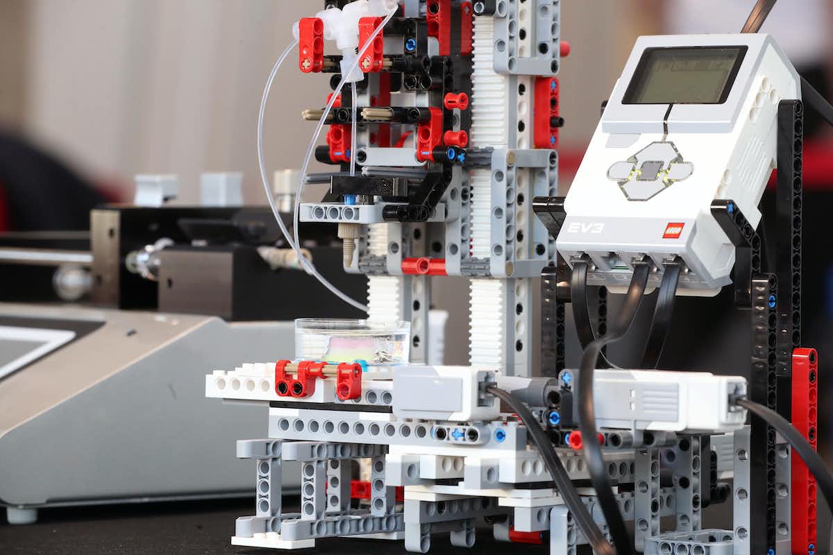 Scientists Built a Machine From Lego That Can Grow Human Skin - Science ...