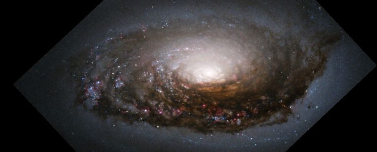 'Evil Eye' Galaxy: The Sinister Glare Can Finally Be Explained ...