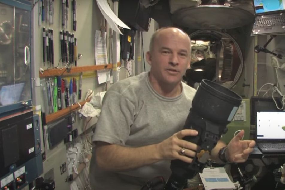 Why Wouldn't NASA Want to Use Pencils in Space? Here's The True Story ...