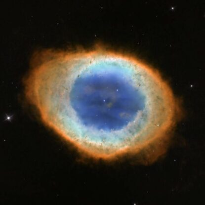Ring Nebula Positively Gleams in Stunning JWST Images : ScienceAlert