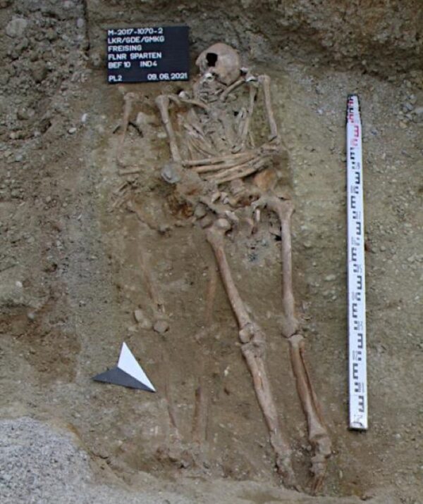 Mysterious Artificial Hand Found on Skeleton Buried in The Middle Ages ...