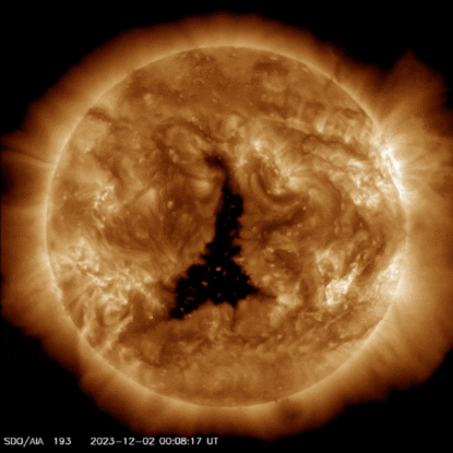 Gaping Hole in The Sun Bigger Than 60 Earths Just Blasted Solar Wind ...