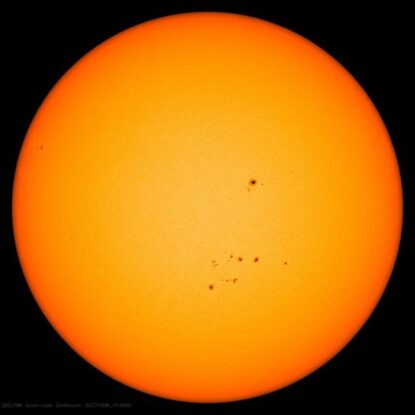 Gaping Hole in The Sun Bigger Than 60 Earths Just Blasted Solar Wind ...
