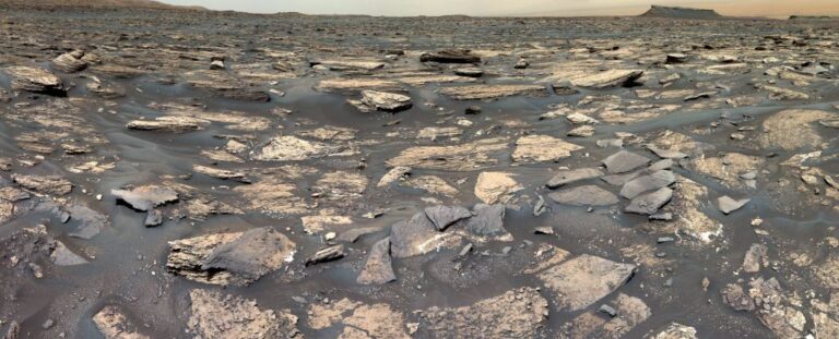 Curiosity Detects 'Habitable' Earth-Like Past on Mars, But How Did ...