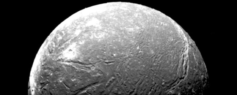 Surprise Discovery Hints a Hidden Ocean Is Lurking in The Solar System ...