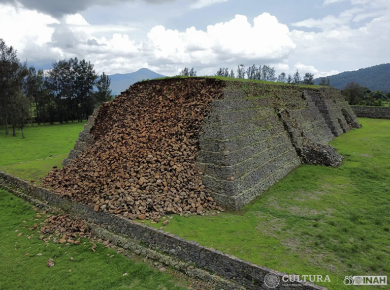 'Bad Omen': Ancient Pyramid in Mexico Collapses Into Pile of Rubble ...