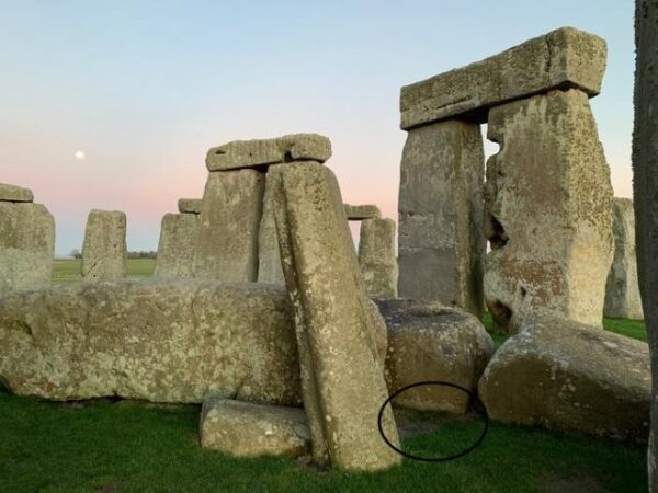 Stonehenge's Altar Stone May Have Journeyed Nearly 500 Miles : ScienceAlert