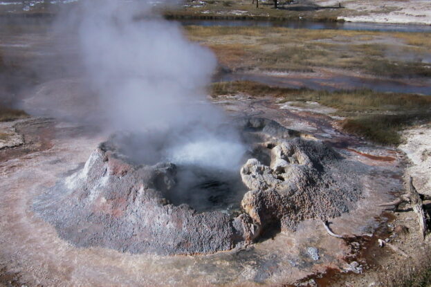 Yellowstone's Super-Hot Water May Hold The Secrets of Earth's First ...