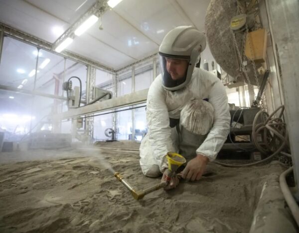 Toxic Mars Dust Could Pose Major Health Risks For Future Astronauts ...