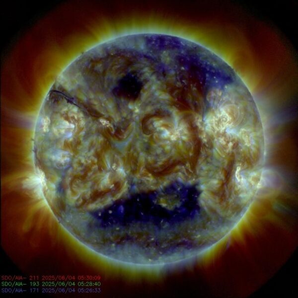 A Giant Mouth Has Opened on The Sun And Even It Looks Surprised ...