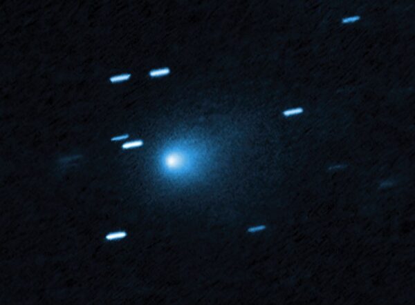 Interstellar Object 3I/ATLAS Seen in Stunning New Hubble Image ...