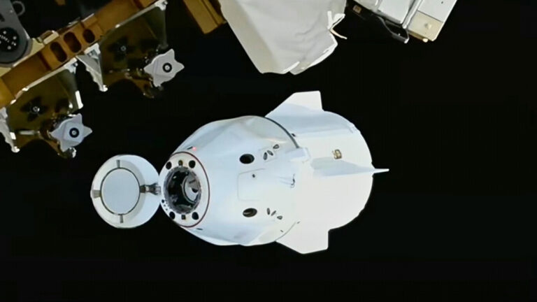 WATCH: Astronauts Return to Earth in NASA's First-Ever Medical ...