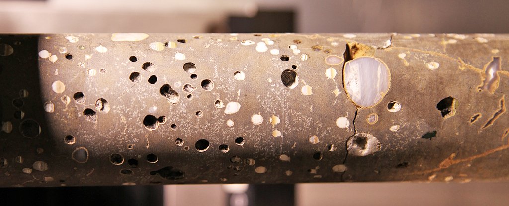 Scientists Are Trapping CO2 And Turning It Into Stone : ScienceAlert