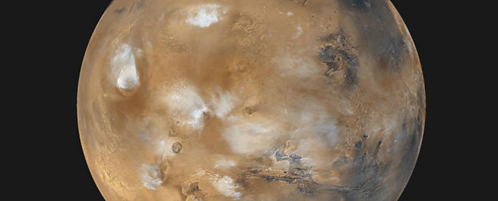 A Mysterious Cloud Over Mars Has Been Linked to a Massive Solar ...